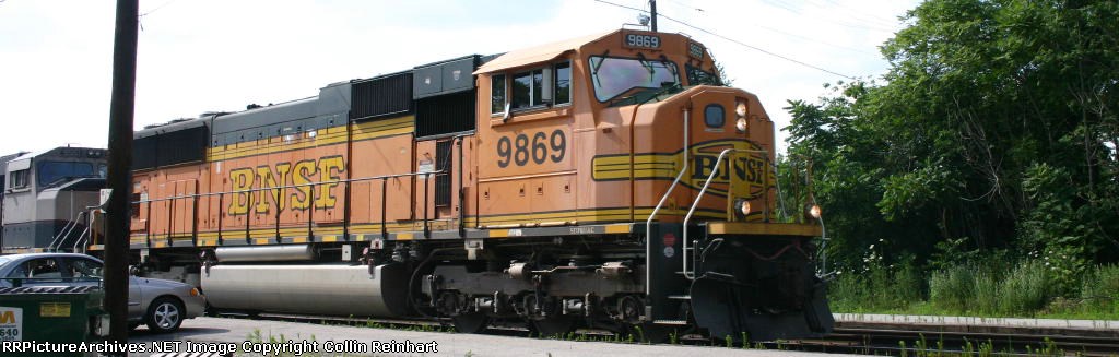 BNSF 9869